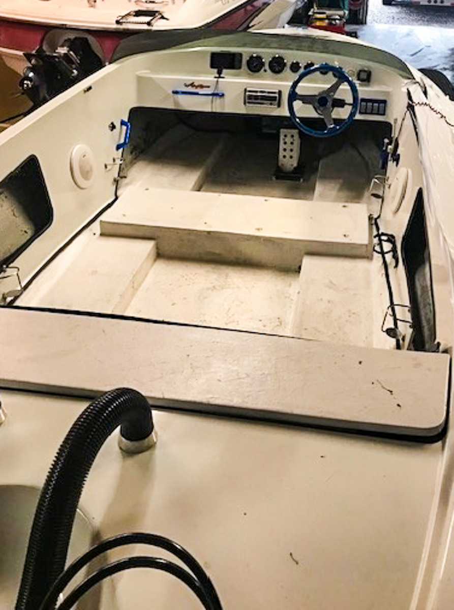 Gator Step Floor Decking - Seven Lakes Marine Service